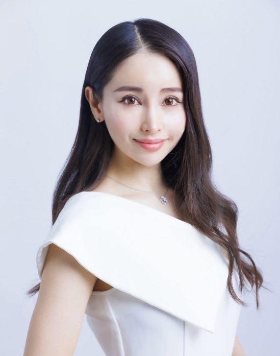 古﨑 知佳,株式会社LAURA cosmetic | The Focus